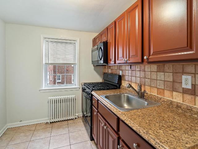 2 BR, 1 BA Apartment 263 Bloomfield Ave Unit 17, Bloomfield, NJ 07003