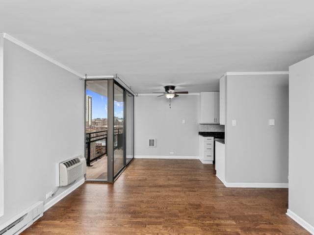 2 BR, 1 BA Apartment 2600 North Hampden Ct, Chicago, IL 60614