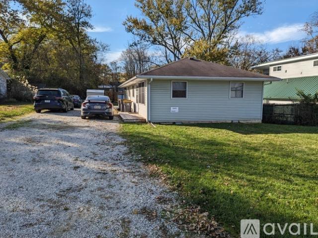 2 BR, 1 BA Apartment 2602 S Bryan St, Unit A, Bloomington, IN 47403