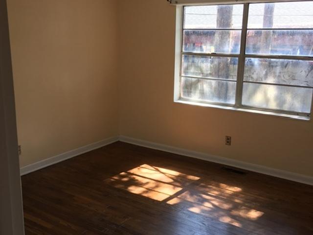 2 BR, 1 BA Apartment 2603 East 10th Street, Unit 8, Greenville, NC 27858