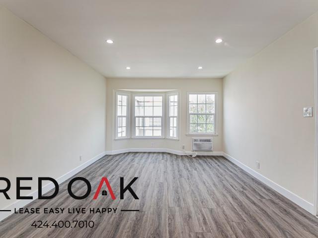 2 BR, 1 BA Apartment 2609 West 48th Street, Los Angeles, CA 90043