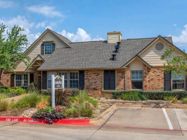 2 BR, 1 BA Apartment 2618 Cinnamon Park Cir, Arlington, TX 76016