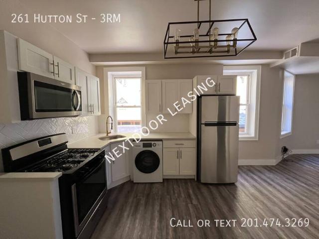 2 BR, 1 BA Apartment 261 Hutton St, Jersey City, NJ 07307