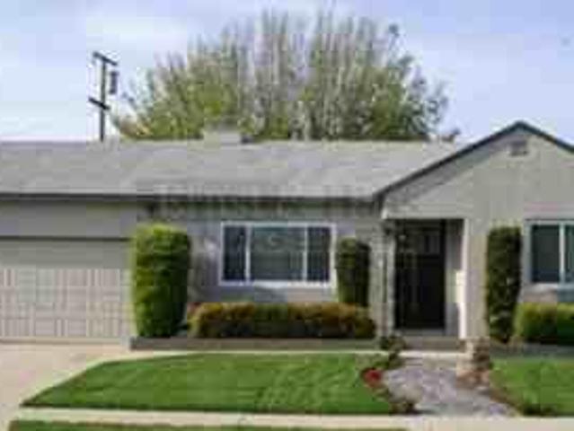2 BR, 1 BA Apartment 2635 E 218th Pl, Carson, CA 90810
