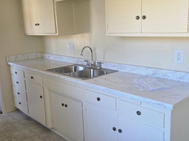 2 BR, 1 BA Apartment 2635 West Imperial Highway, Inglewood, CA 90303