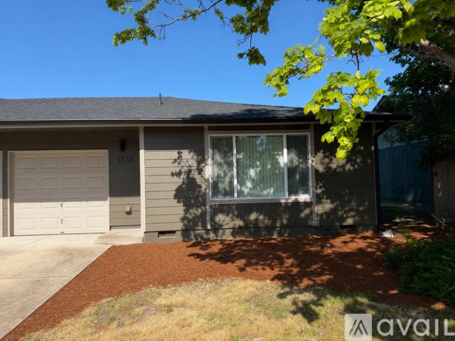 2 BR, 1 BA Apartment 2638 8th St, Lebanon, OR 97355
