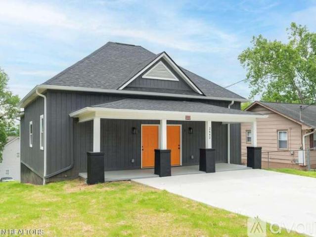2 BR, 1 BA Apartment 2642 Summit Avenue, Unit 2, Knoxville, TN 37917