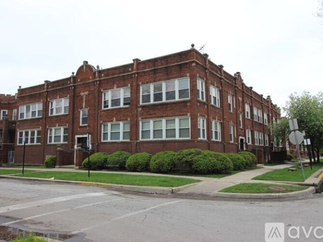2 BR, 1 BA Apartment 2653 N Harding Ave, Unit 1, Chicago, IL 60647