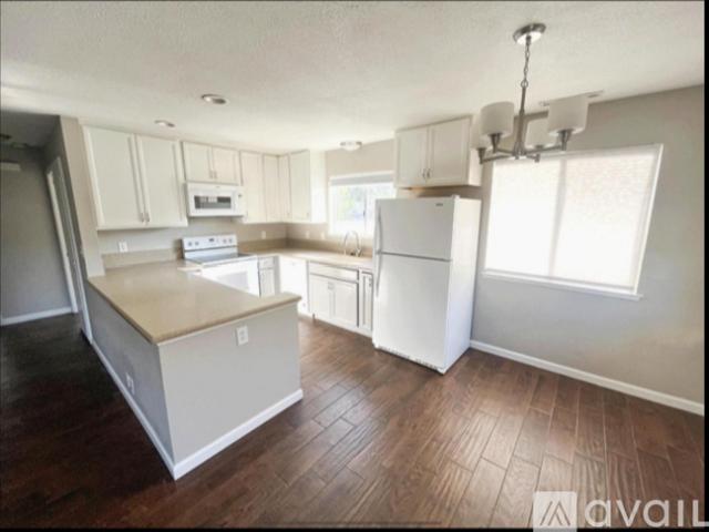 2 BR, 1 BA Apartment 2660 Woodridge Court, Unit 14, Placerville, CA 95667