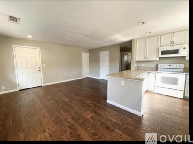 2 BR, 1 BA Apartment 2660 Woodridge Court, Unit 15, Placerville, CA 95667