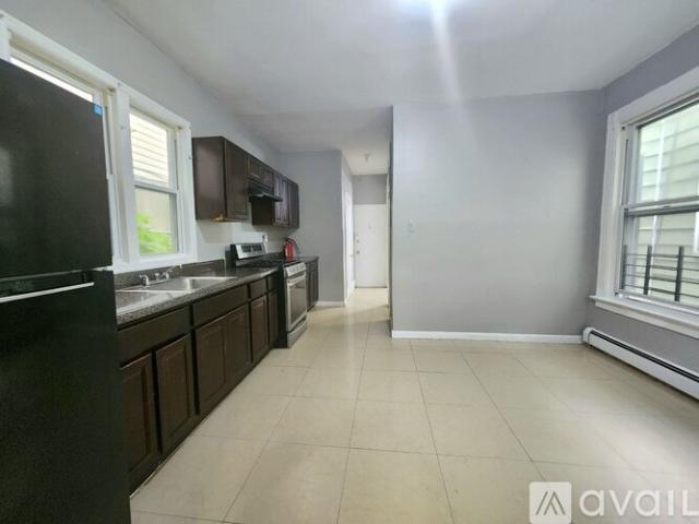 2 BR, 1 BA Apartment 266 1 2 Garside St, Unit 1, Newark, NJ 07104