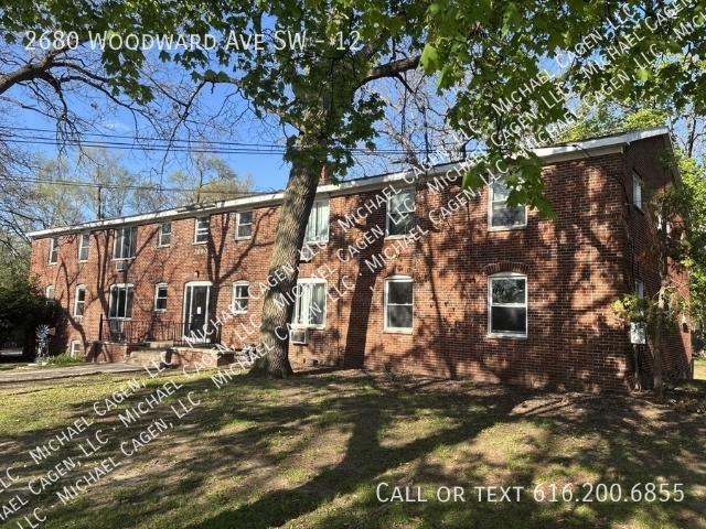 2 BR, 1 BA Apartment 2680 Woodward Ave SW, Wyoming, MI 49509