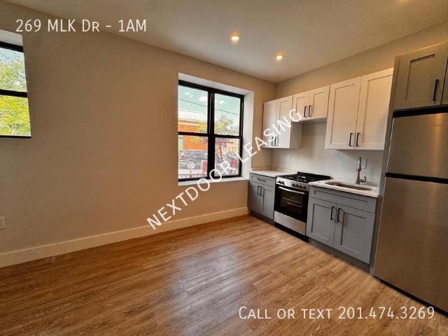2 BR, 1 BA Apartment 269 MLK Dr, Jersey City, NJ 07305