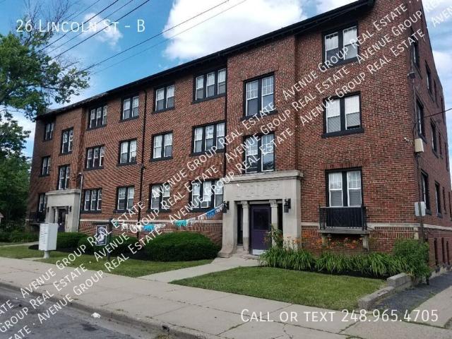 2 BR, 1 BA Apartment 26 Lincoln St, Pontiac, MI 48341