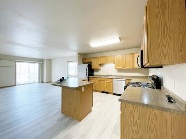 2 BR, 1 BA Apartment 2700 20th Ave SW Unit 303, Minot, ND 58701