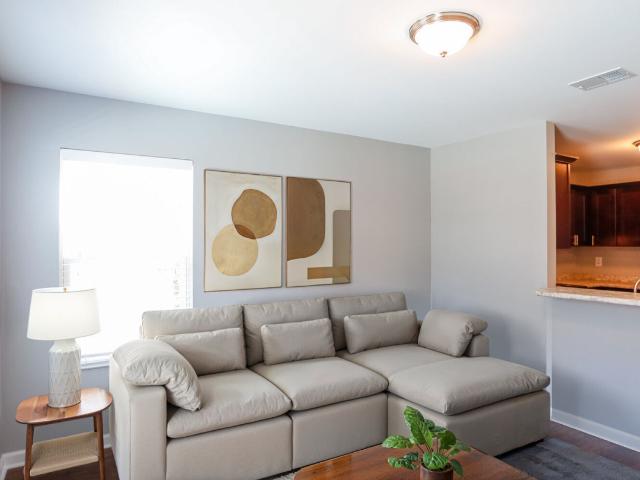2 BR, 1 BA Apartment 2701 Sevier Ave Unit C04, Knoxville, TN 37920