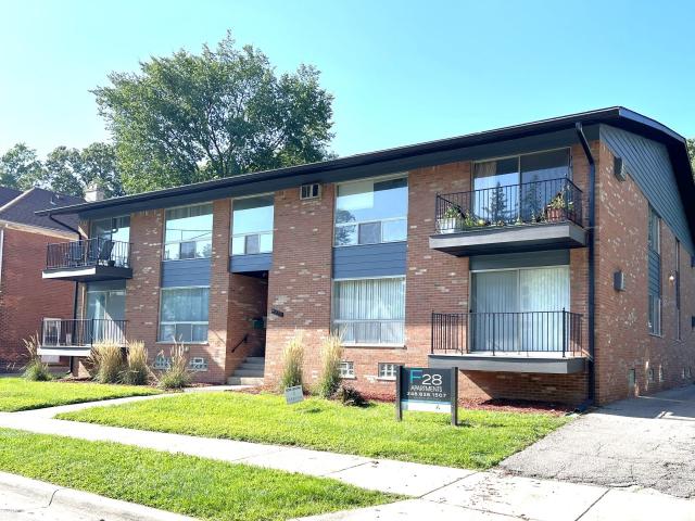 2 BR, 1 BA Apartment 271 East Oakridge Unit 101, Ferndale, MI 48220