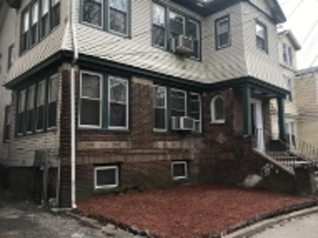 2 BR, 1 BA Apartment 272 274 Wainwright St, Newark, NJ 07112