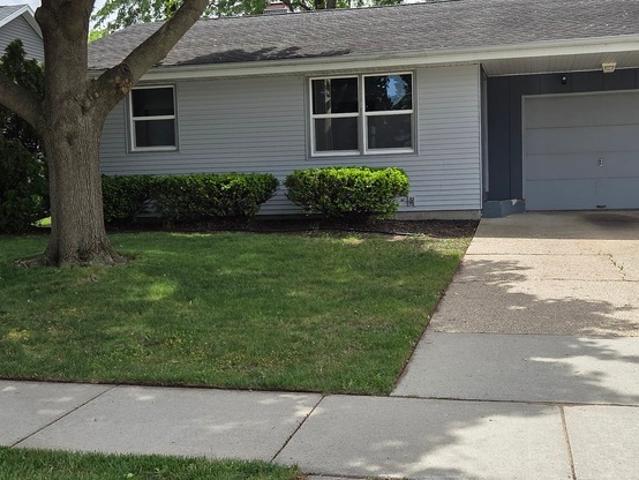2 BR, 1 BA Apartment 2733 Kellogg Ave, Unit 2, Janesville, WI 53546