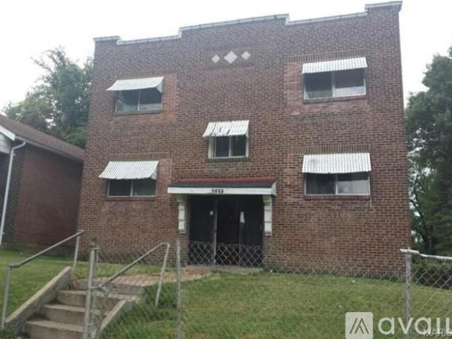 2 BR, 1 BA Apartment 2739 Semple Ave, Unit 1S, St. Louis, MO 63112