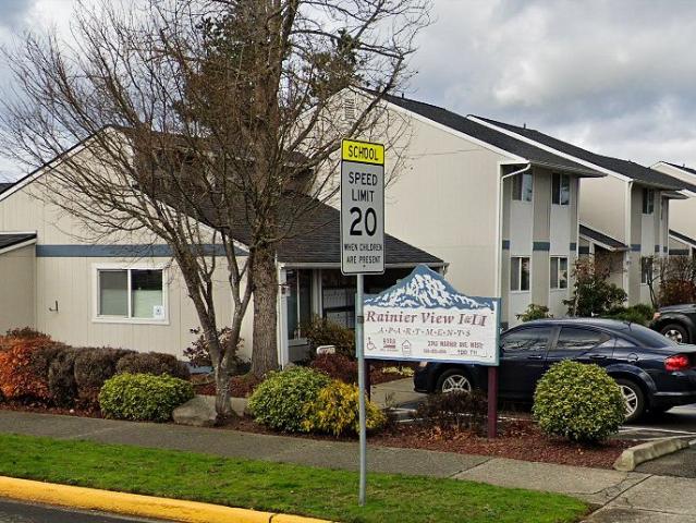 2 BR, 1 BA Apartment 2745 Warner Ave. W Enumclaw, WA 98022