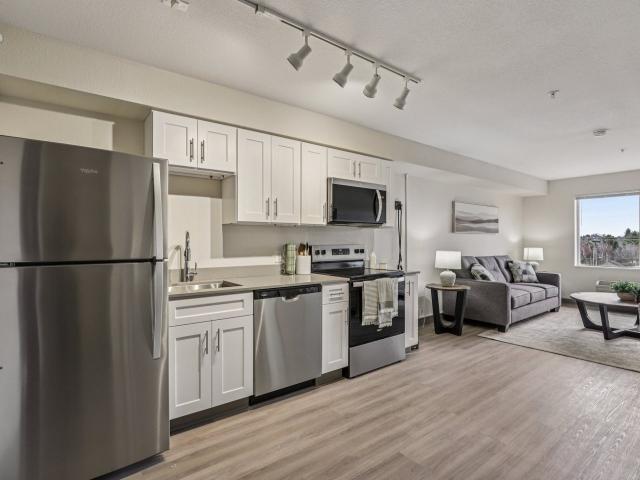 2 BR, 1 BA Apartment 2752 NE Hogan Road Unit 228, Gresham, OR 97030