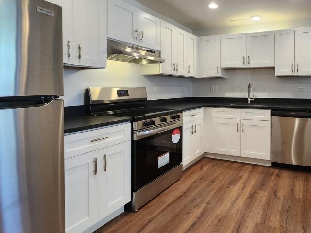 2 BR, 1 BA Apartment 2763 N Sawyer Ave, Chicago, IL 60647