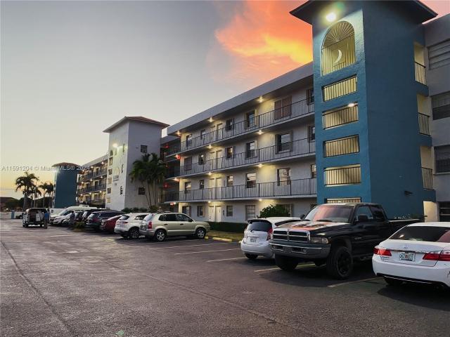2 BR, 1 BA Apartment 2775 West 52nd St, Hialeah Gardens, FL 33016
