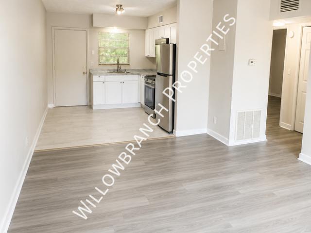 2 BR, 1 BA Apartment 2791 woolery drive, Jacksonville, FL 32211