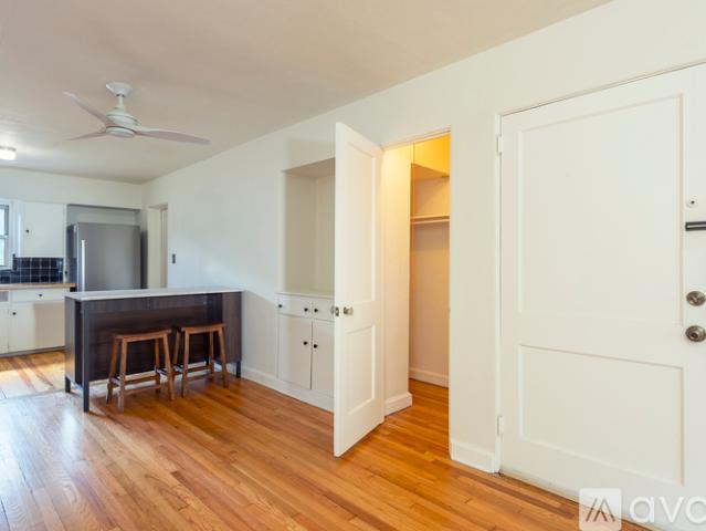 2 BR, 1 BA Apartment 279 Kimberly Ave, Unit 6, Asheville, NC 28804