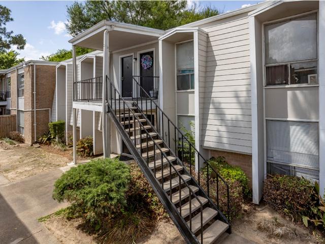 2 BR, 1 BA Apartment 2800 West T C Jester Boulevard Unit 83, Houston, TX 77018