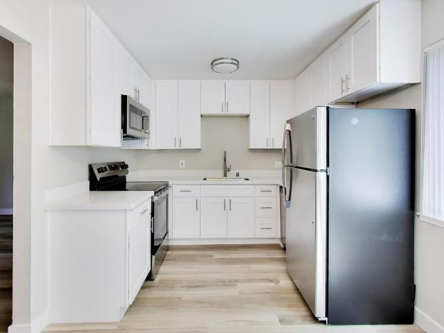 2 BR, 1 BA Apartment 280 Chiquita Avenue, Mountain View, CA 94010