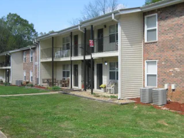 2 BR, 1 BA Apartment 280 Regal Street, Winfield, AL 35594
