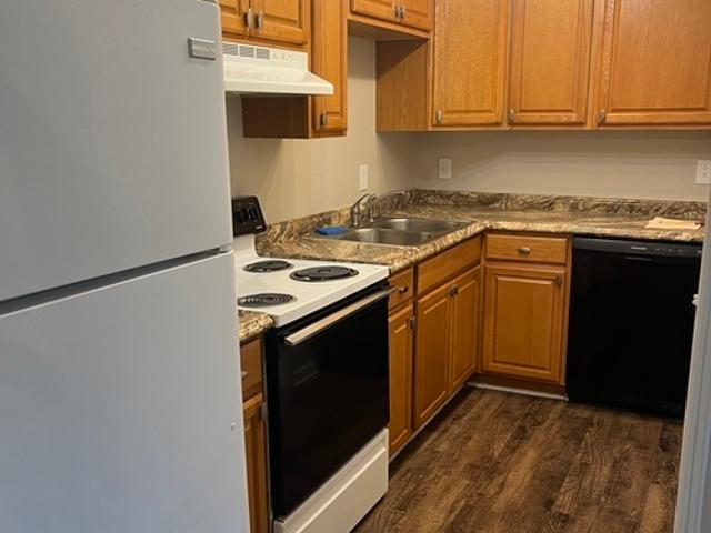 2 BR, 1 BA Apartment 2811 North O Henry Boulevard, Unit D, Greensboro, NC 27405