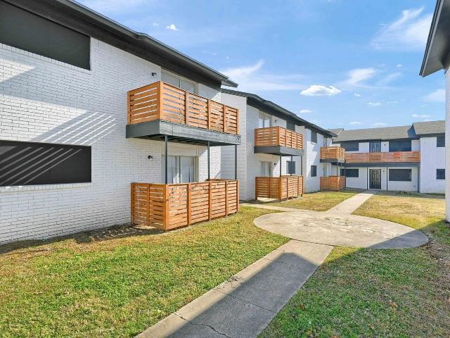 2 BR, 1 BA Apartment 2824 West Crawford Street Unit 116, Denison, TX 75020