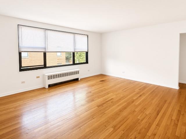 2 BR, 1 BA Apartment 2839 West Rosemont Avenue, Chicago, IL 60626