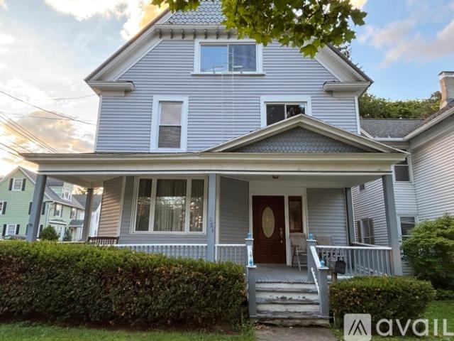 2 BR, 1 BA Apartment 284 Washington Street, Unit A, Geneva, NY 14456