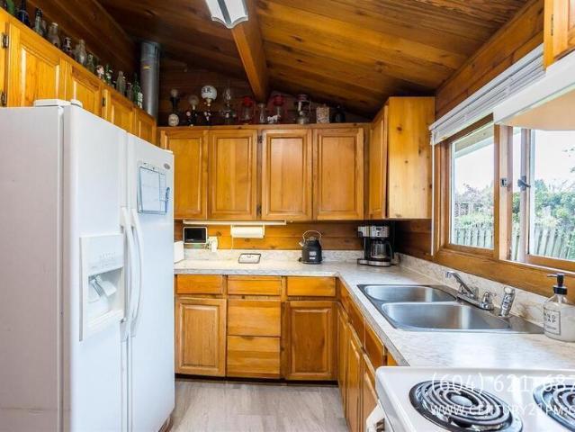 2 BR, 1 BA Apartment 2853 McCallum Rd, Abbotsford, BC V2S 3R4