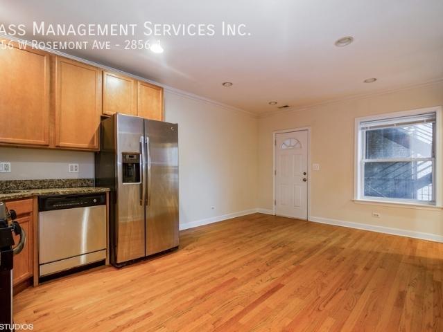 2 BR, 1 BA Apartment 2856 W Rosemont Ave, Chicago, IL 60659