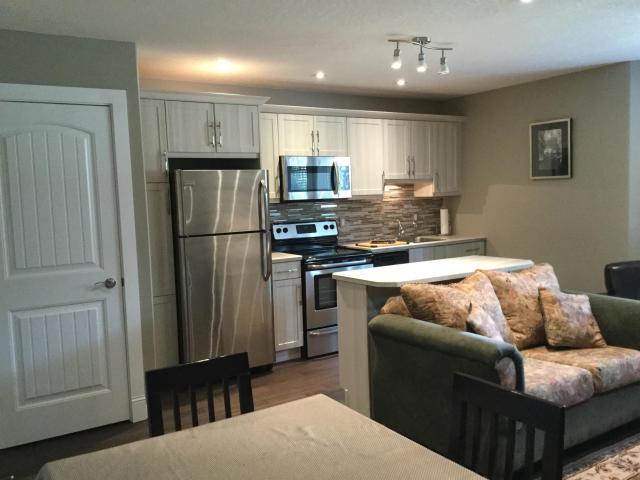 2 BR, 1 BA Apartment 2860 Garnet St, Regina, SK S4S 1W9