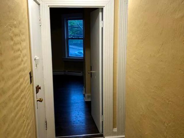 2 BR, 1 BA Apartment 28 Greenwood Street, Unit 2, Boston, MA 02121