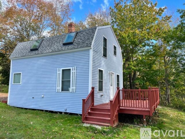 2 BR, 1 BA Apartment 28 Robbins Rd, Belfast, ME 04915