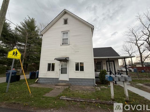 2 BR, 1 BA Apartment 2900 S 13 Th St, Unit 2, Terre Haute, IN 47802