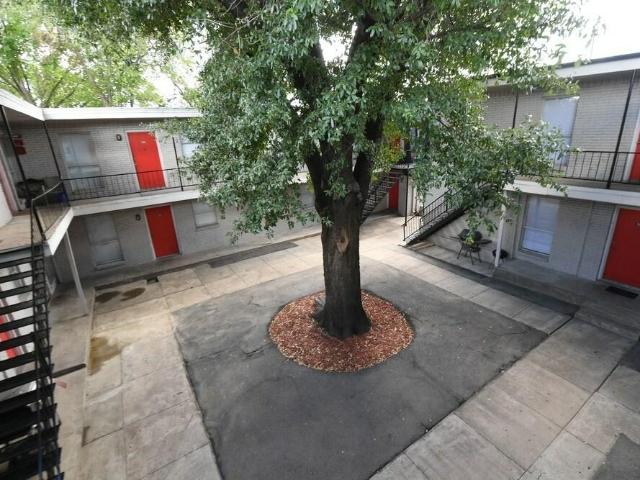 2 BR, 1 BA Apartment 2900 South Freeway Unit 6 232, Fort Worth, TX 76104