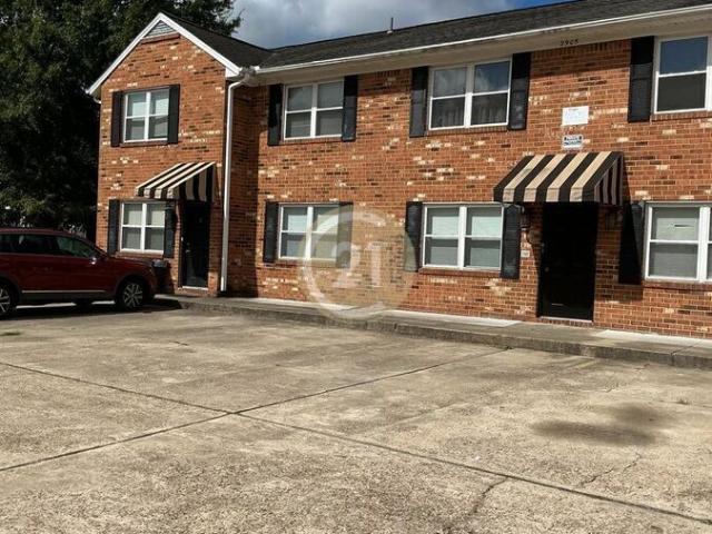 2 BR, 1 BA Apartment 2905 Llewellyn Avenue, Norfolk, VA 23504