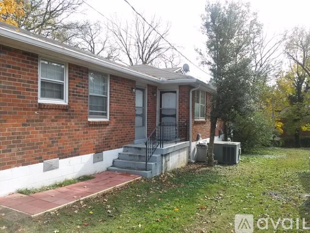 2 BR, 1 BA Apartment 2907 W Linden Ave, Unit Unit B, Nashville, TN 37212