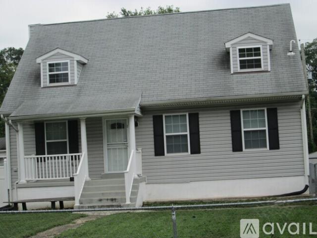 2 BR, 1 BA Apartment 2908 Walters Lane, Unit #1, District Heights, MD 20747