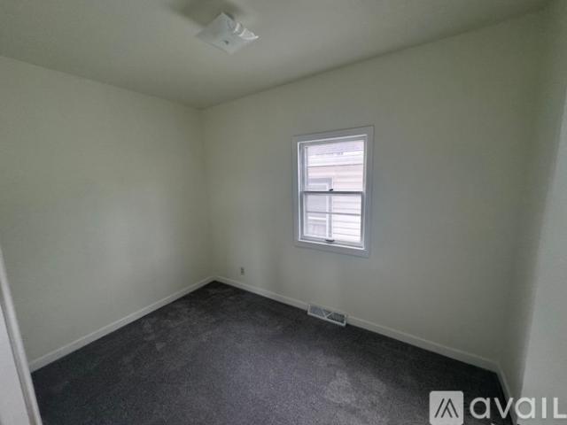 2 BR, 1 BA Apartment 2912 S Chicago Ave, Unit 2912, South Milwaukee, WI 53172