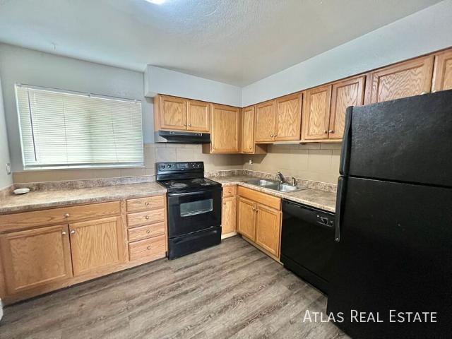 2 BR, 1 BA Apartment 2913 Straus Lane, Colorado Springs, CO 80907