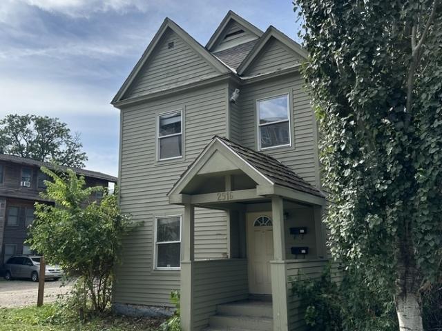 2 BR, 1 BA Apartment 2916 Grand Ave S, Minneapolis, MN 55408